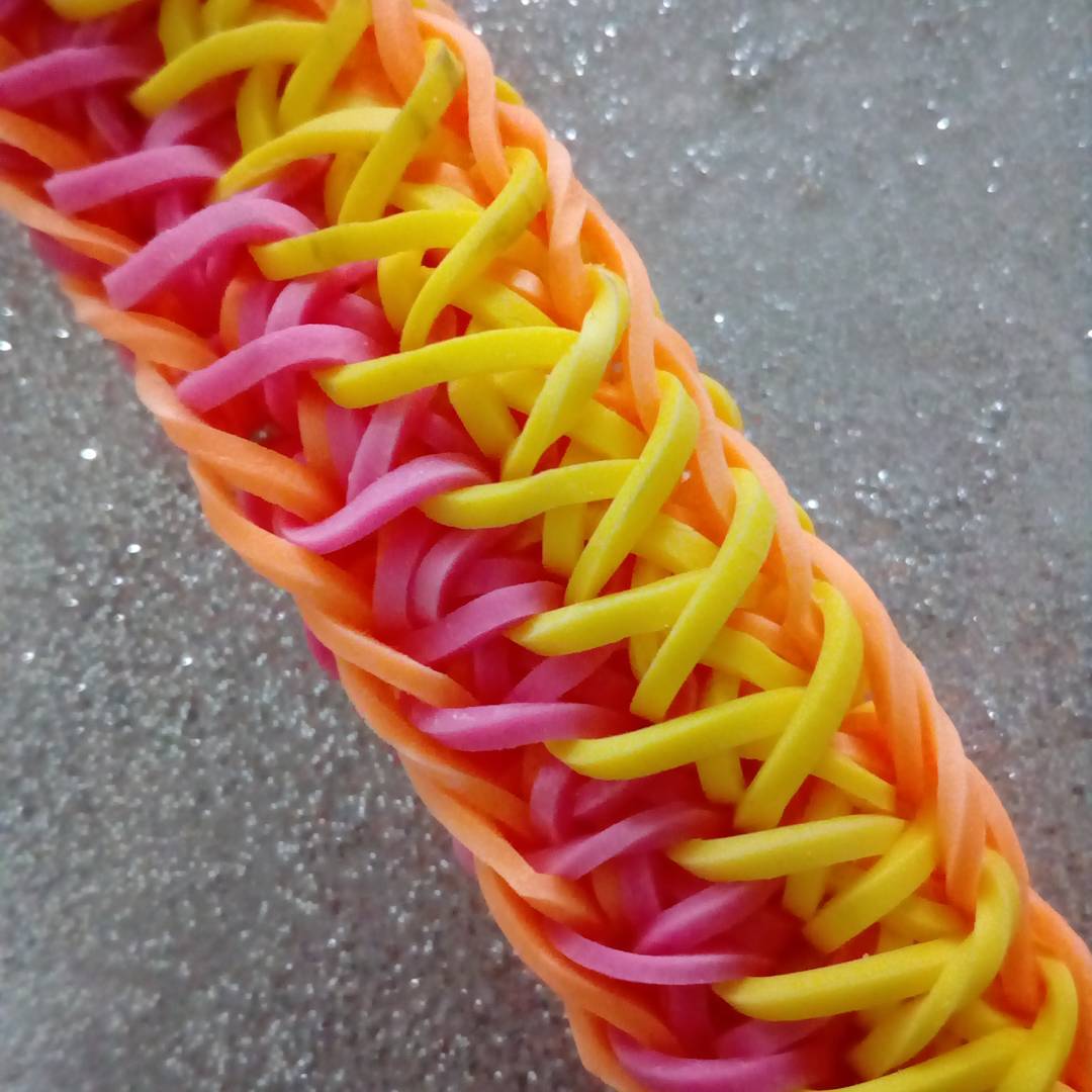 Tropico Bracelet Loom Community an educational do it yourself Rainbow Loom and crafting community