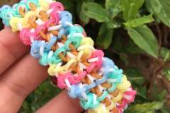 Loom Community, an educational do-it-yourself Rainbow Loom and crafting ...